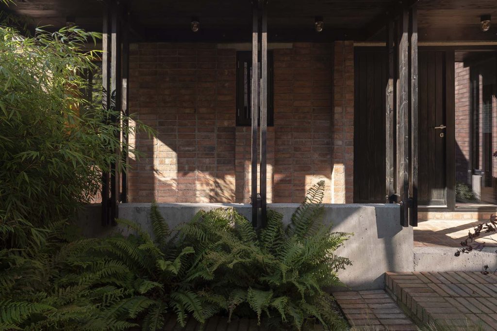House, coach house and garden in Dublin, Ireland by Culligan Architects ...