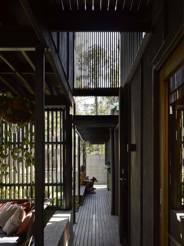 Live Work Share House in Queensland, Australia by Bligh Graham ...