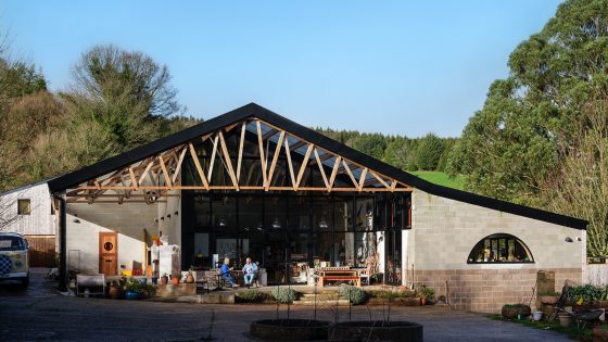 Cowshed in Devon, United Kingdom by David Kohn Architects - The ...