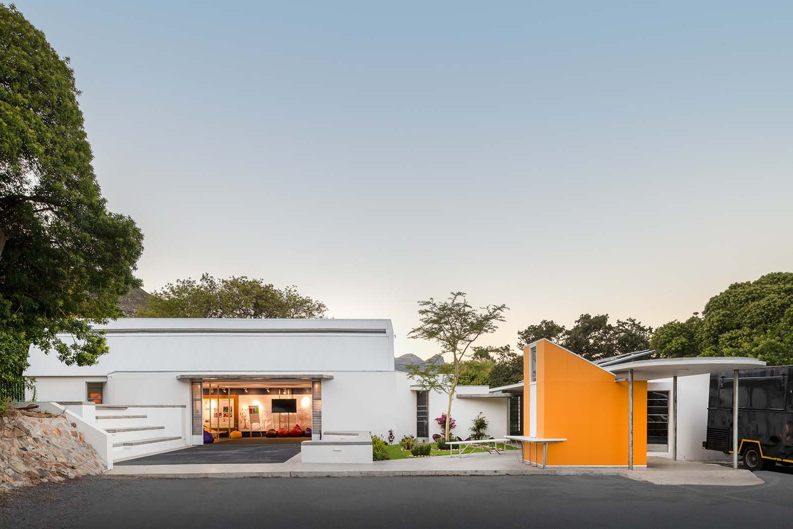The Denis Goldberg House of Hope in Cape Town, South Africa by Noero ...