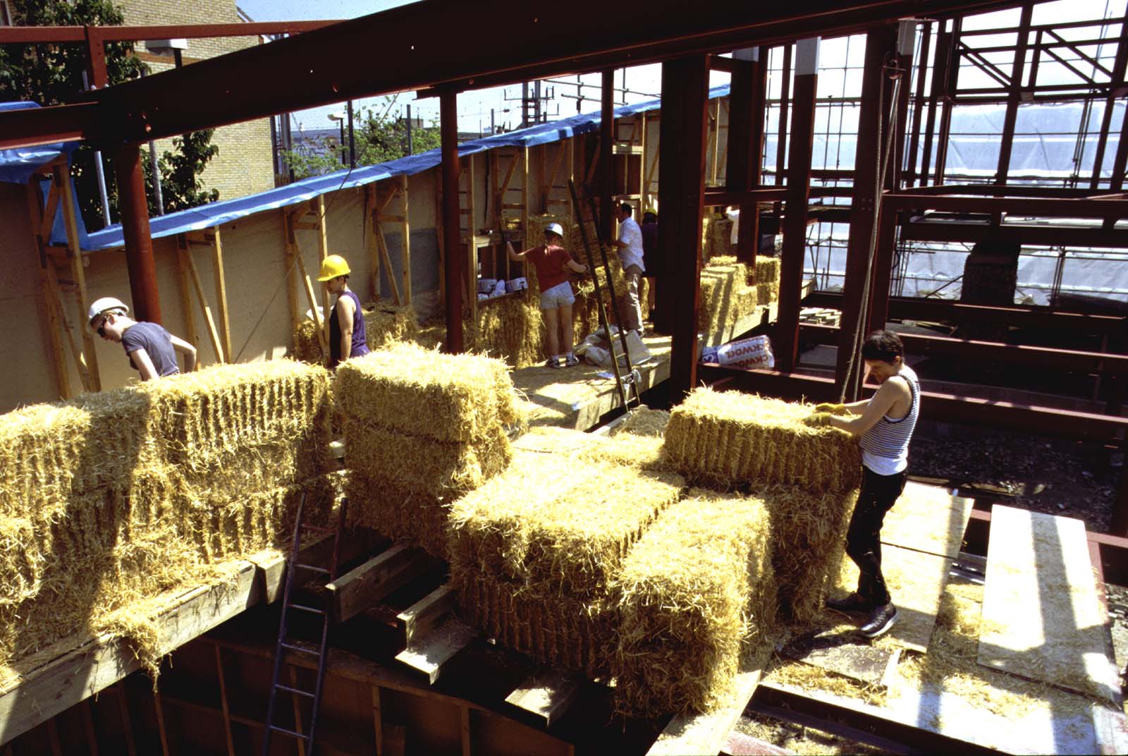 Revisit: Straw Bale House in London, UK by Sarah Wigglesworth ...