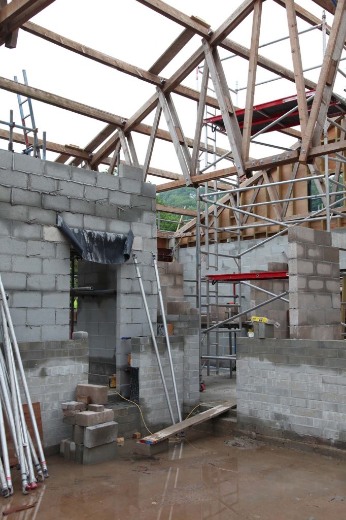 Cowshed in Devon, United Kingdom by David Kohn Architects ...