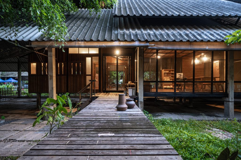 Kha-nam Noi in Singburi, Thailand by Yangnar Studio - The Architectural ...