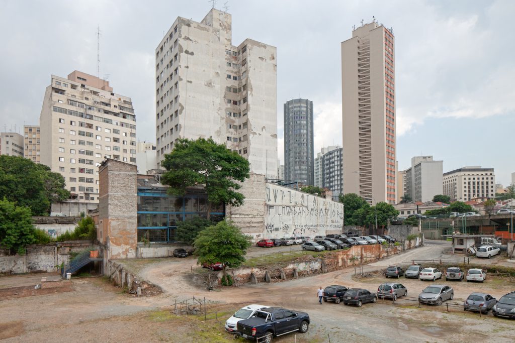 Teatro Oficina (1984–): demolition postcard - The Architectural Review