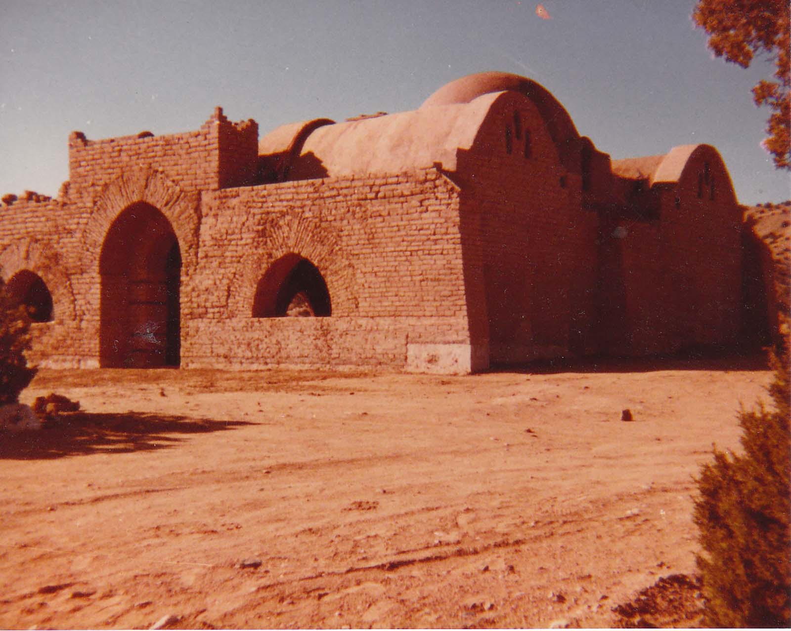 Revisit: Dar al Islam centre in Abiquiú, United States by Hassan Fathy ...