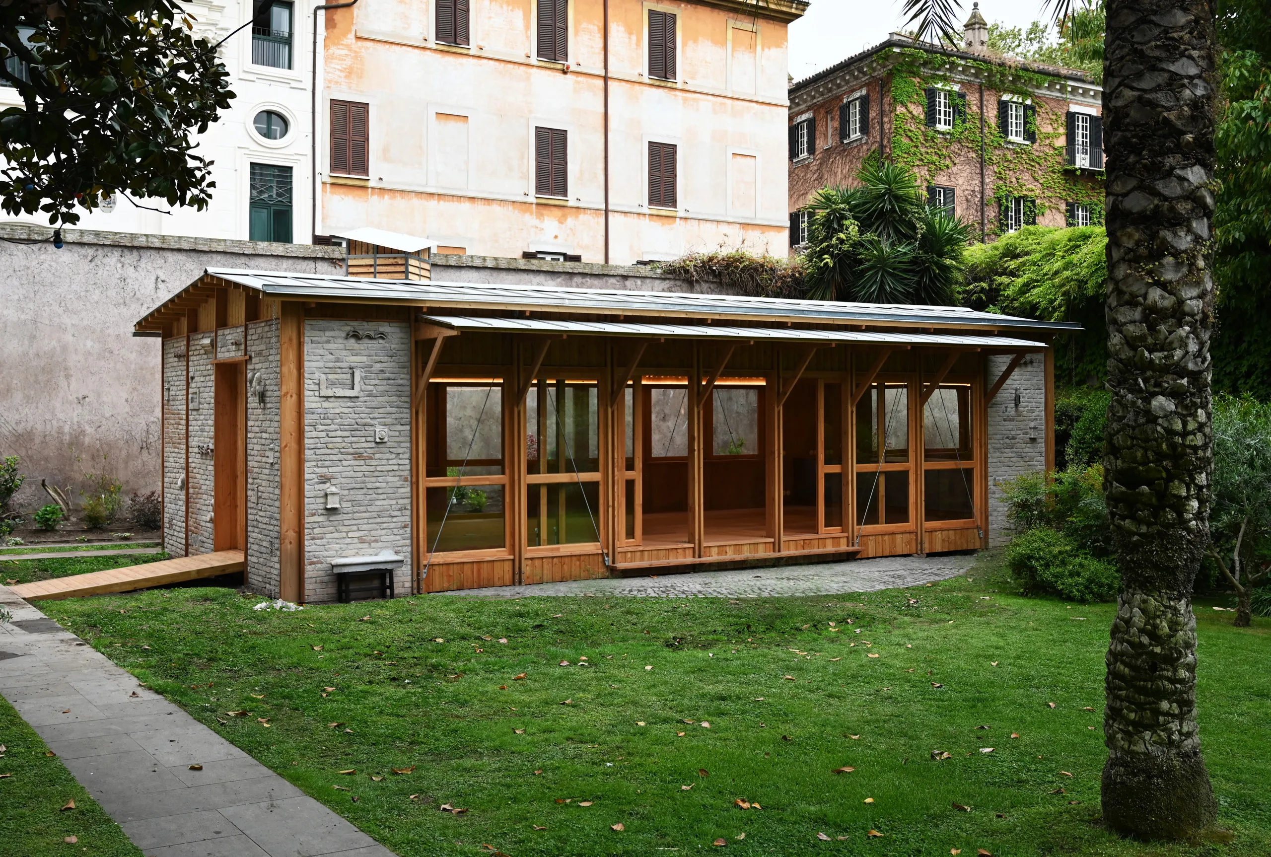 Break the cycle: the limits of circular construction