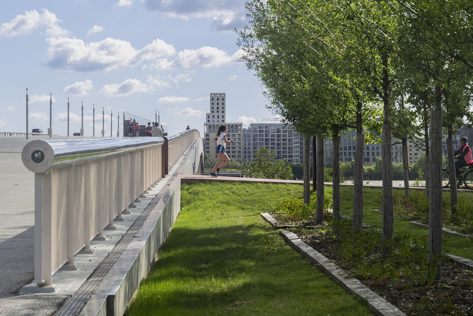 Simone Veil bridge in Bordeaux by OMA and Michel Desvigne Paysagiste