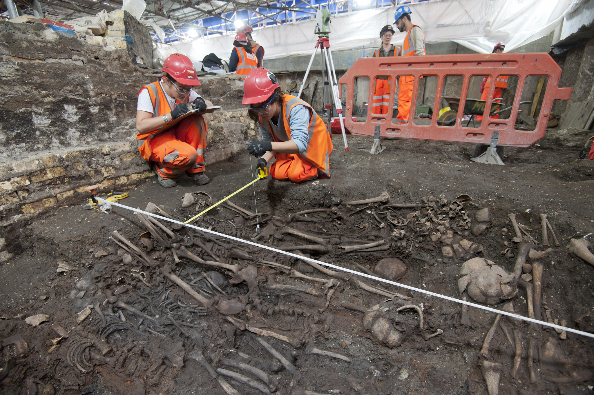 Crossrail unearths Bedlam plague burial pit | Ground Engineering