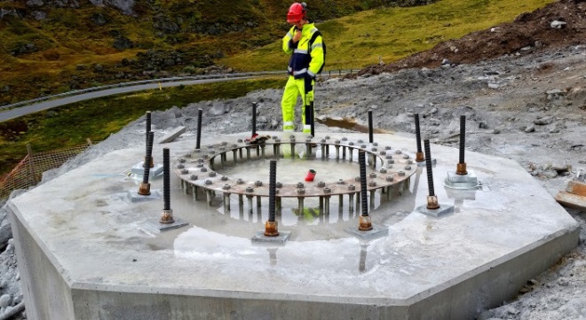 Striking pylons result in rock anchor research | Ground Engineering