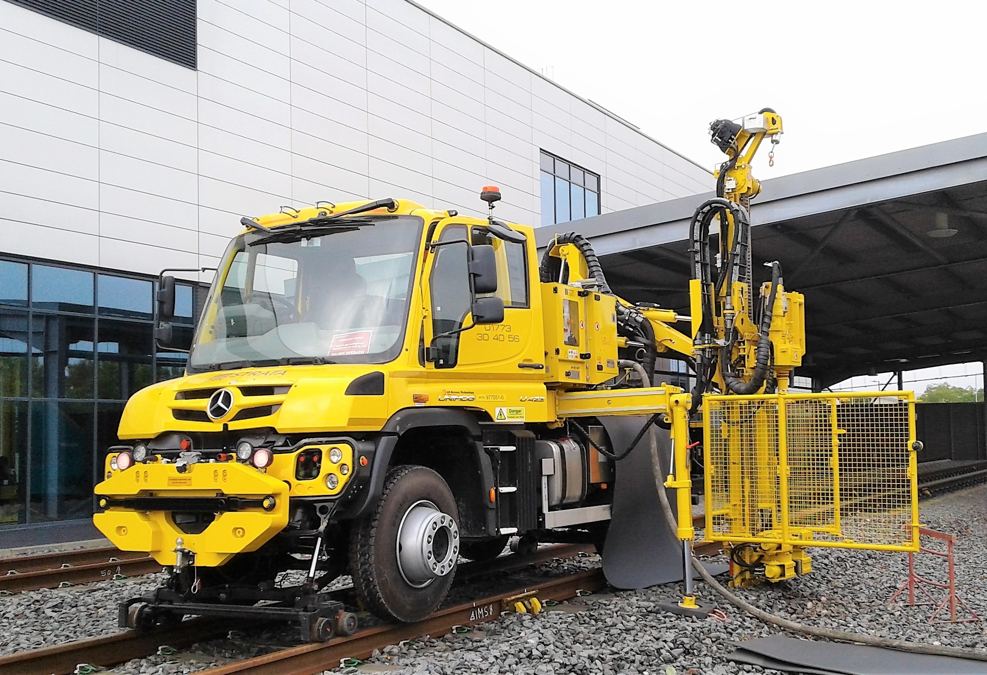 Strata invests Vemog road-rail GI rig | Ground Engineering