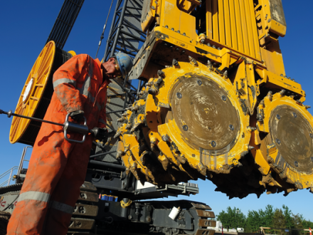 Bauer sets new diaphragm wall world record on diamond project | Ground ...