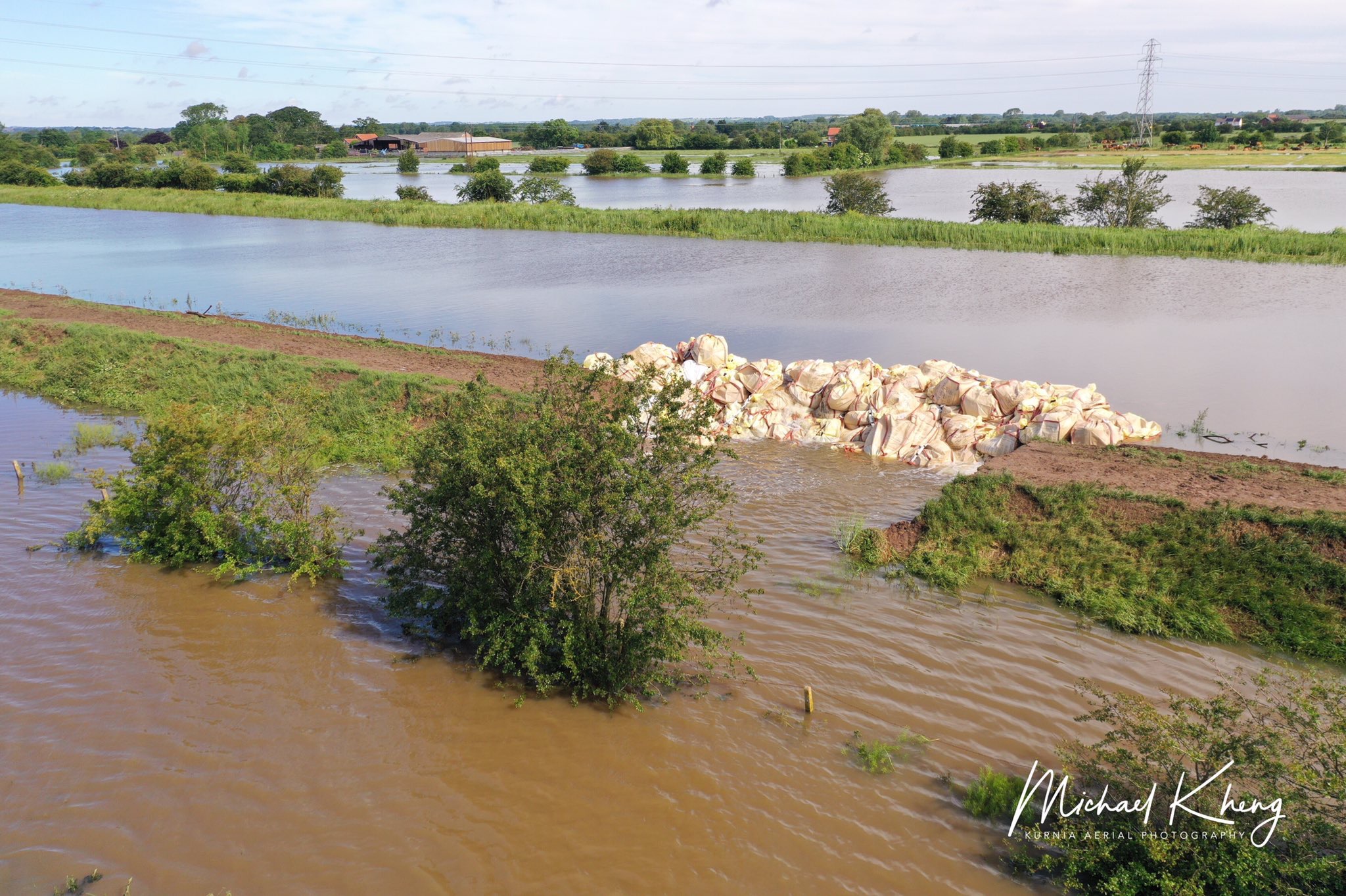 Sheet piles to reinforce Wainfleet flood embankment | Ground Engineering