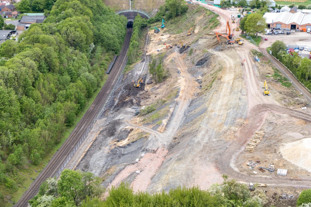 £9M landslip prevention project on track for Chiltern main line ...
