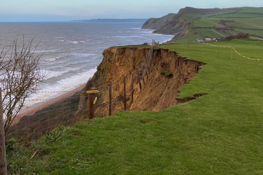 'Inevitable' landslide takes 15m section from Dorset coastal path ...