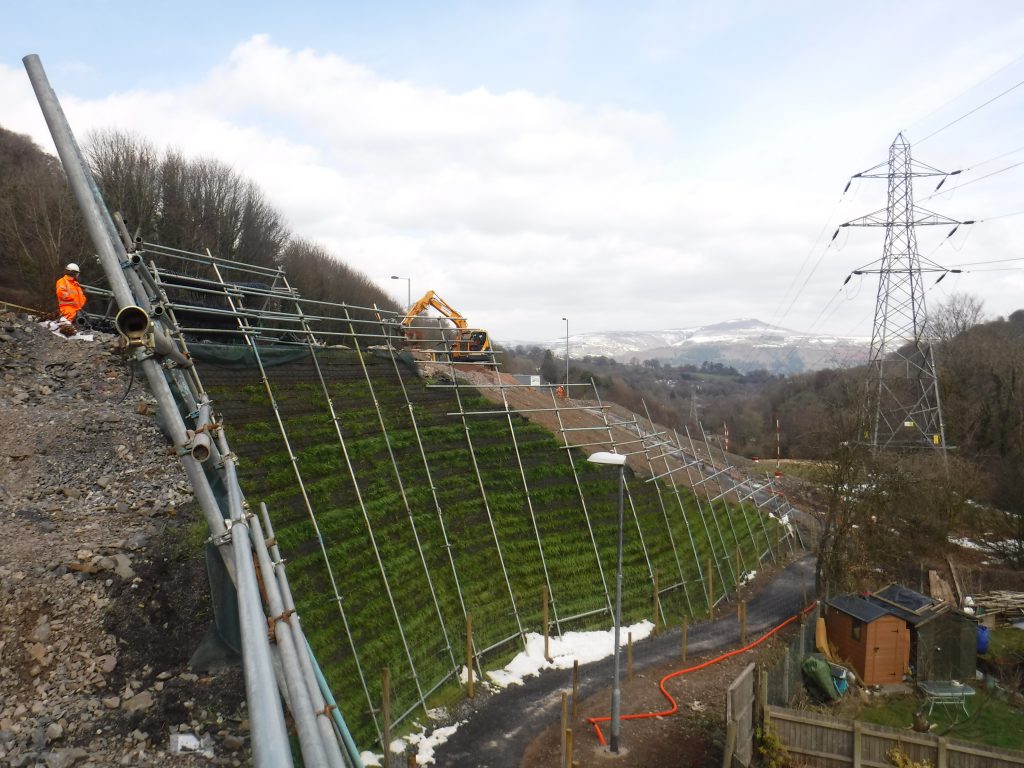 Retaining walls: Support system for the A465 Heads of the Valley ...