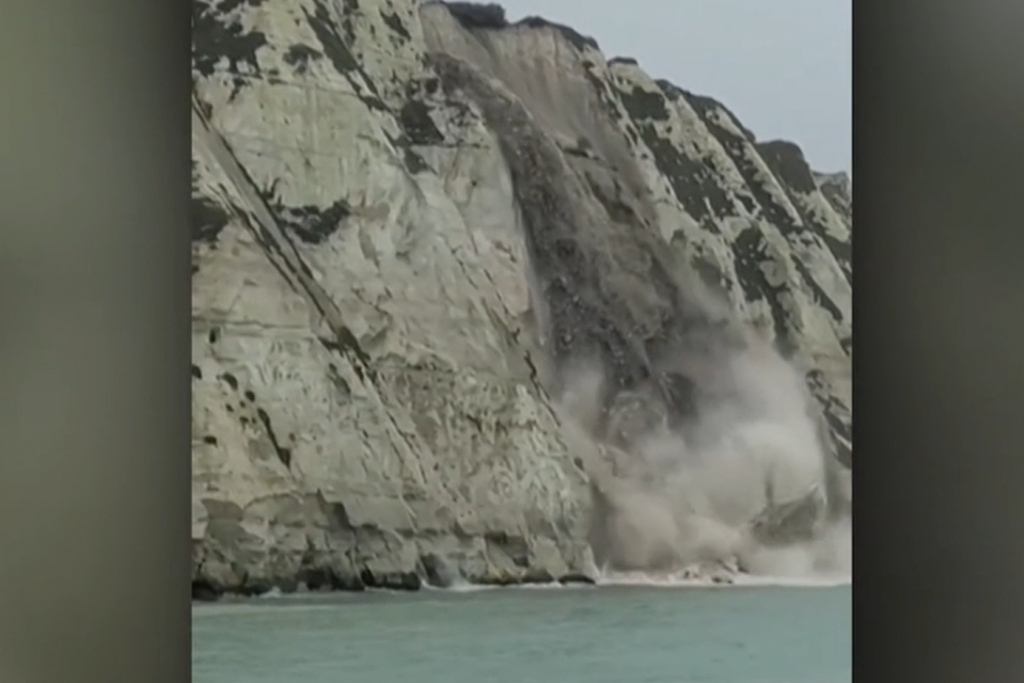 Large Dover cliff collapse captured | Ground Engineering