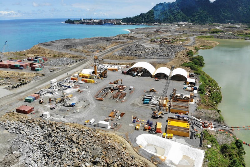Bauer builds cut off wall in 'hot ground' for PNG gold mine | Ground ...