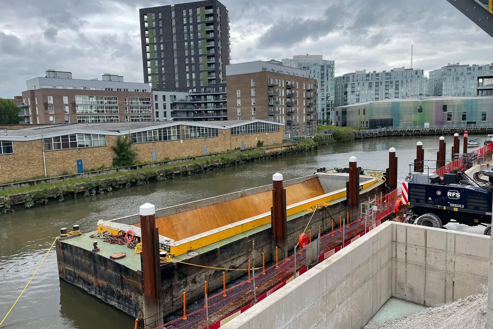 Tideway tunnelling spoil barged via Deptford Creek | Ground Engineering