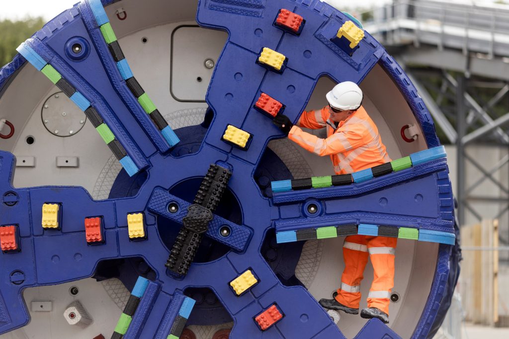 Latest tunnelling machine gets ready to bore for London Power Tunnels ...