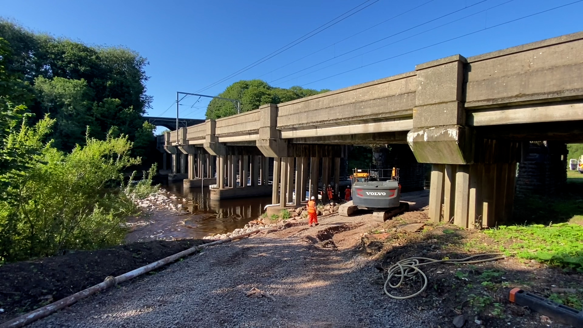 West Coast main line viaducts supported by underwater concrete pour ...