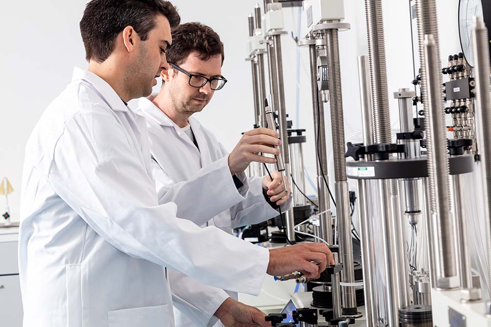 Geoquip Marine launches UK in-house testing facility | Ground Engineering