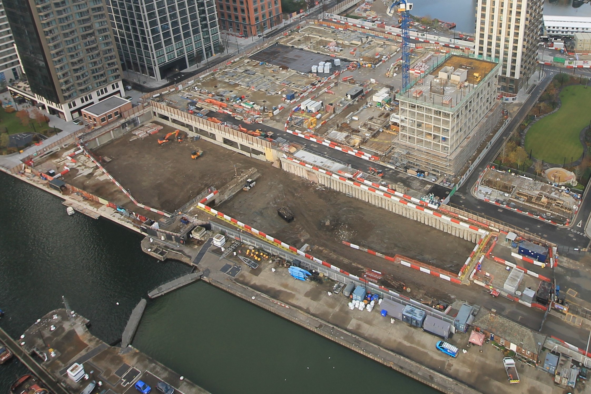 Van Elle continues deep piling at Wood Wharf | Ground Engineering