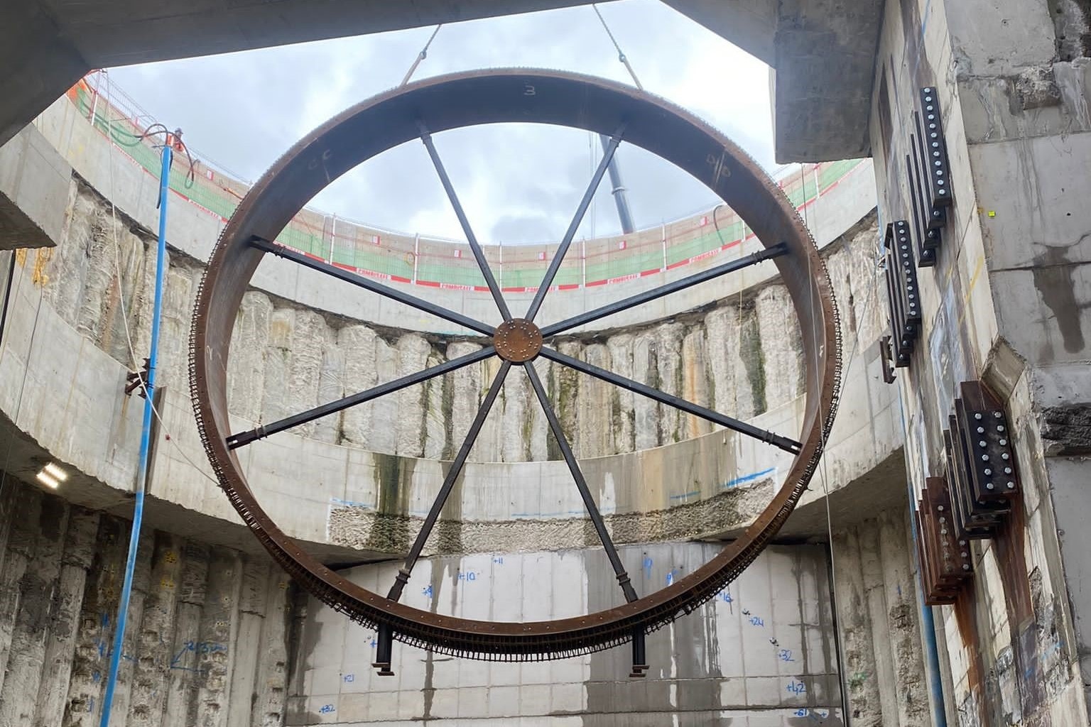 Riverlinx lifts Silvertown Tunnel eye into place | Ground Engineering