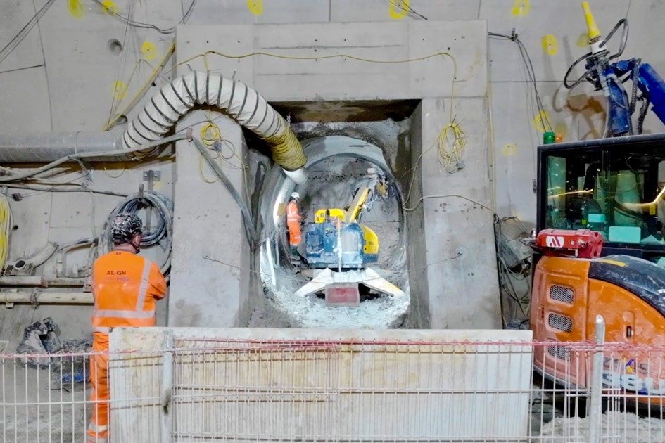 HS2: First tunnel cross passage completed under Chilterns | Ground ...