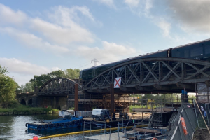 Network Rail and Balfour Beatty replace deteriorating Oxfordshire ...