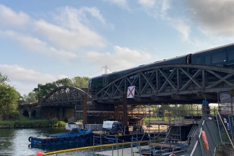 Network Rail and Balfour Beatty replace deteriorating Oxfordshire ...