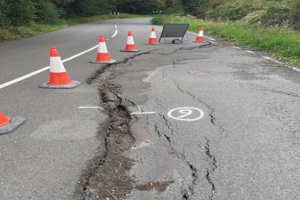 Lyneham Banks repair job hits market as ground movement continues ...