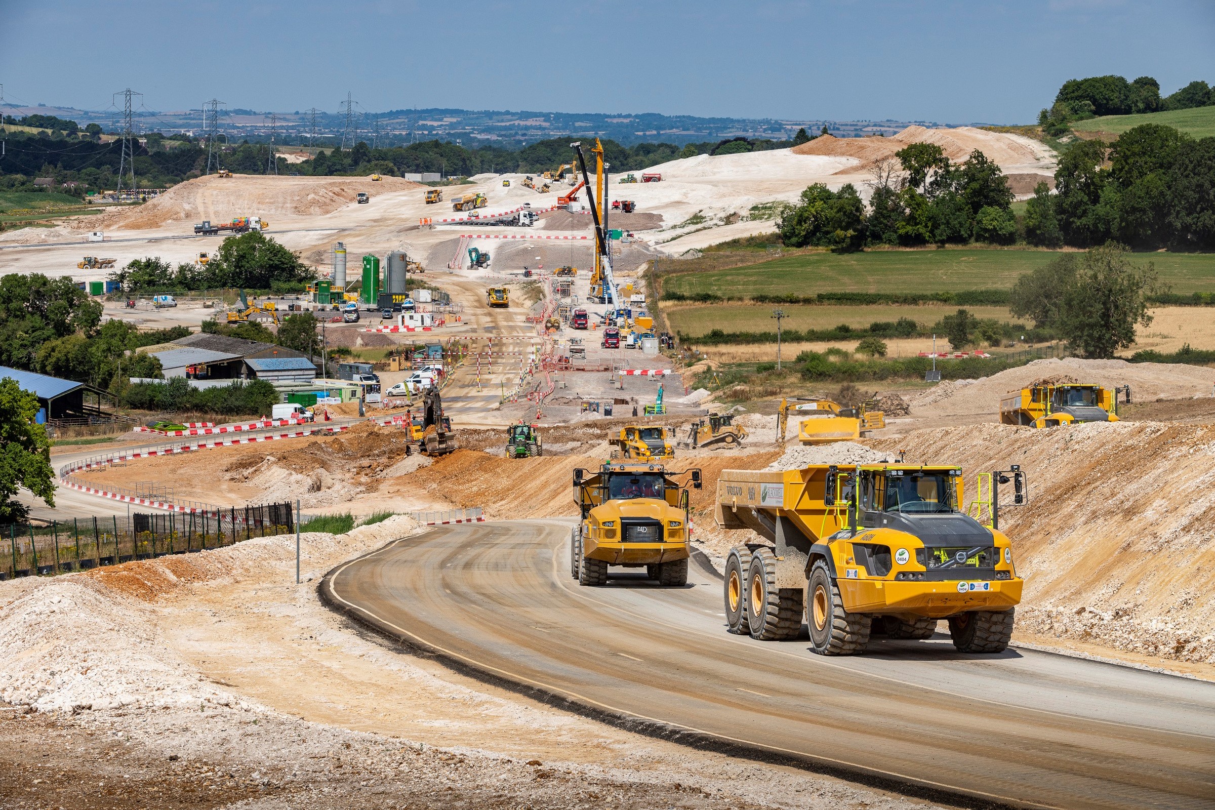 Rail: How HS2's earthworks trials have led to major carbon savings ...