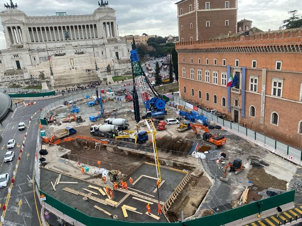 Work starts for deep D-walls at ‘complex’ Rome metro station | Ground ...