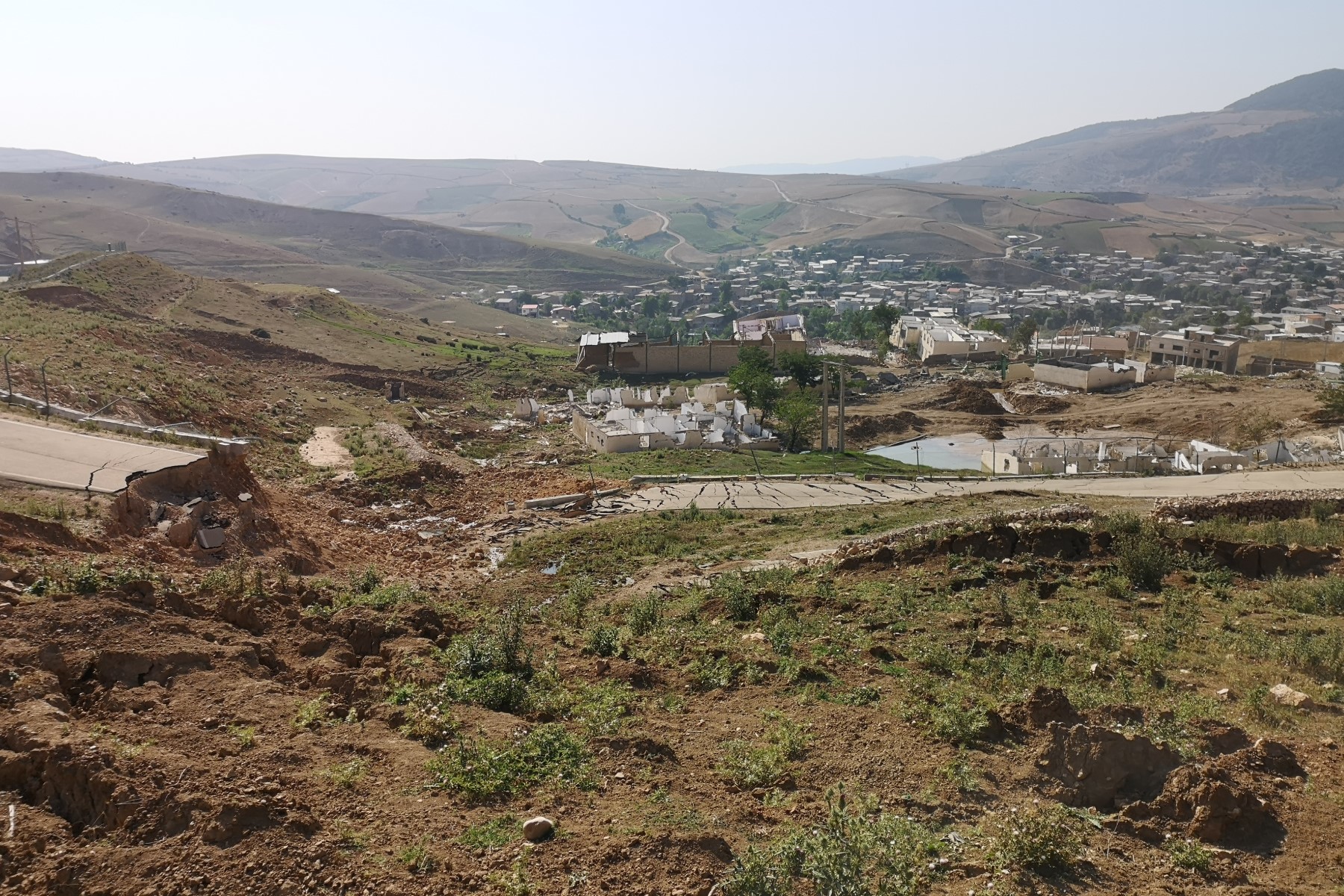 Dam construction and heavy rainfall triggered 2019 Iran landslide ...