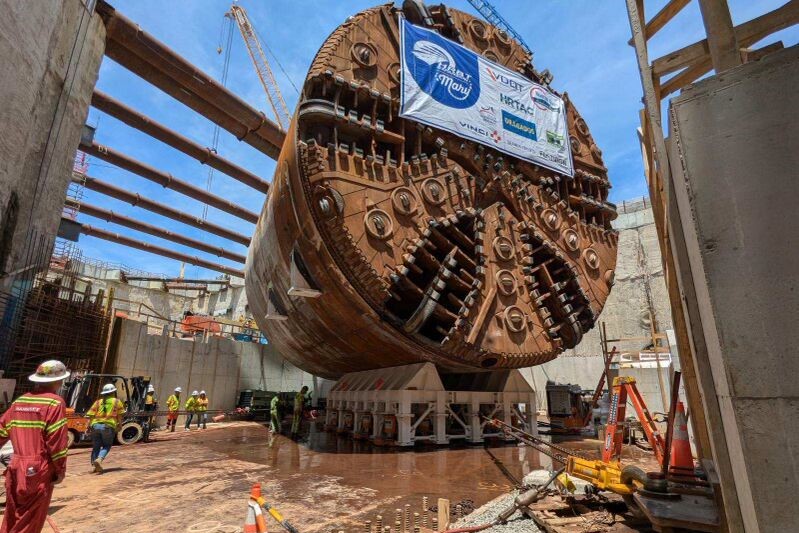 Hampton Roads Bridge-Tunnel rotates largest TBM on 'nitrogen skates'