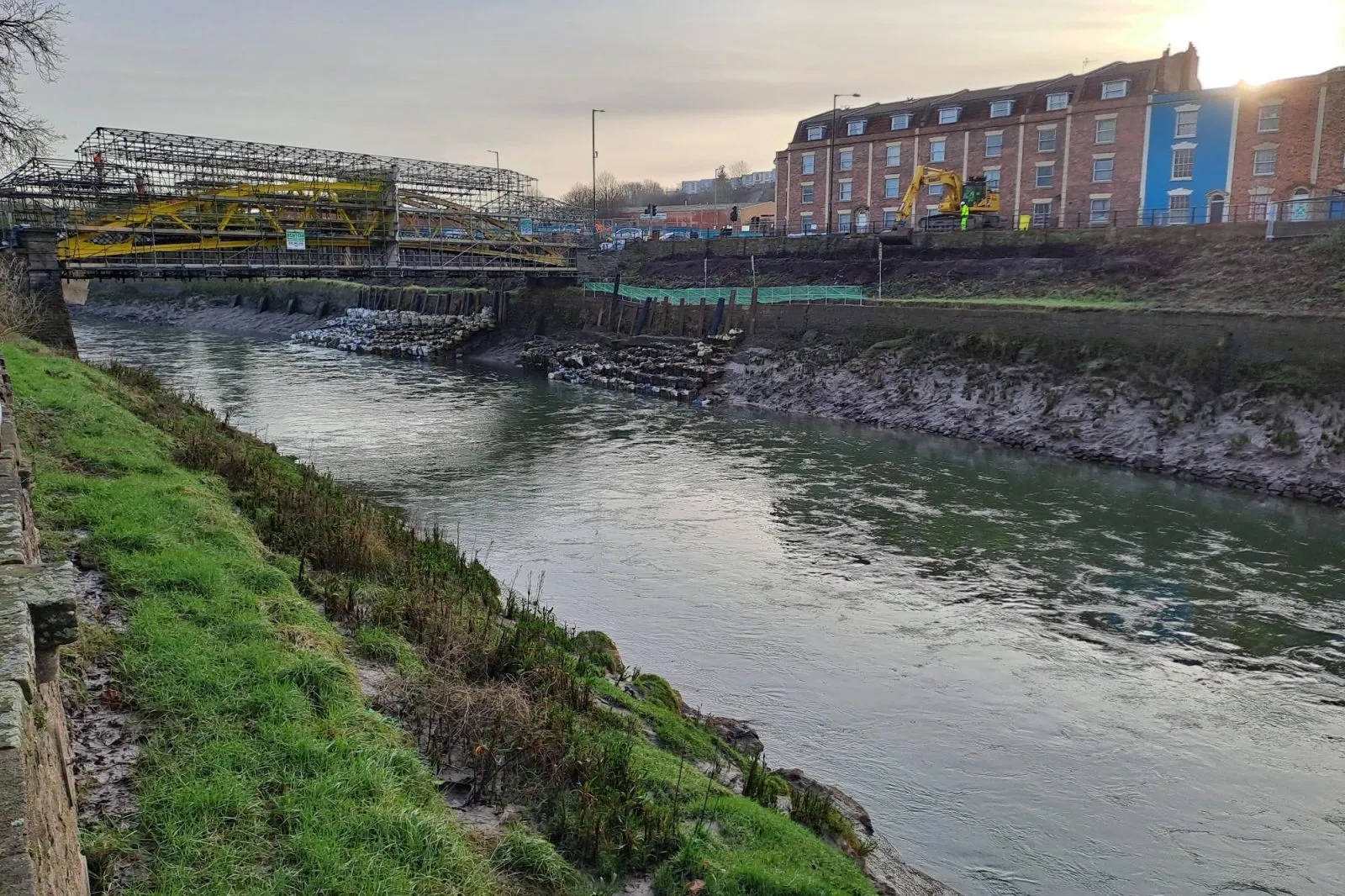 Second phase of Bristol Avon New Cut river wall stabilisation begins at ...