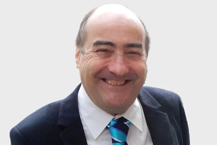 Consulting engineer Chris Raison wins the 2025 John Mitchell Award ...