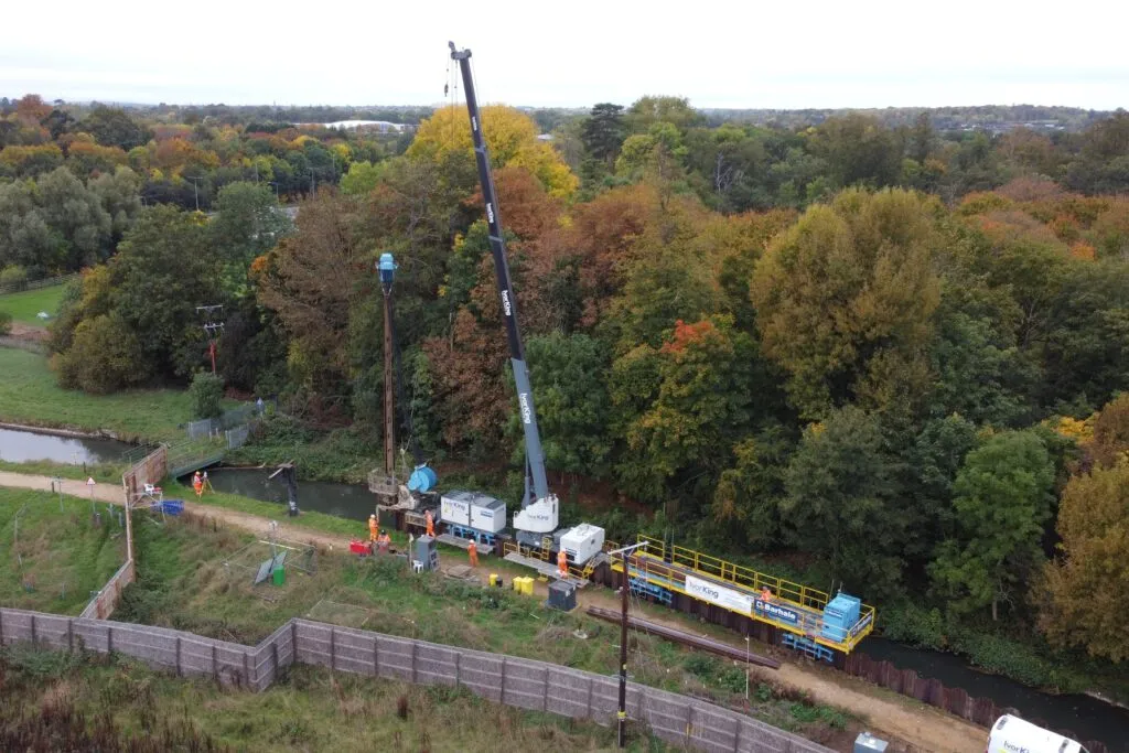 Piling: New River reinforcement safeguards London waterway | Ground ...
