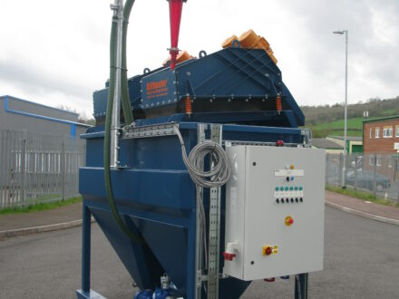 A closer look at Siltbuster's vibrating screens and hydrocyclones