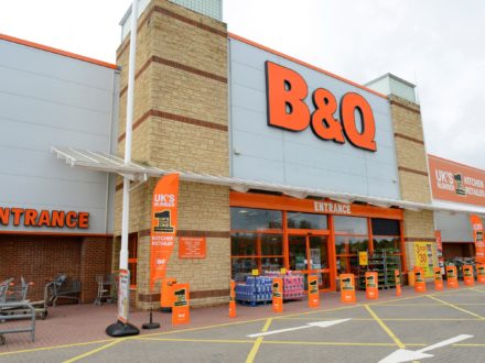 B&Q launches carrier bag charge in England | MRW