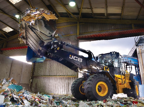 JCB shovel moves waste in volume | MRW