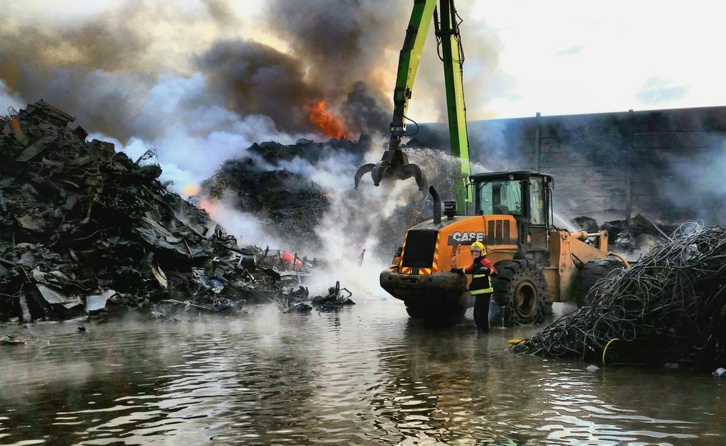 Public alerted over scrap metal fire | MRW