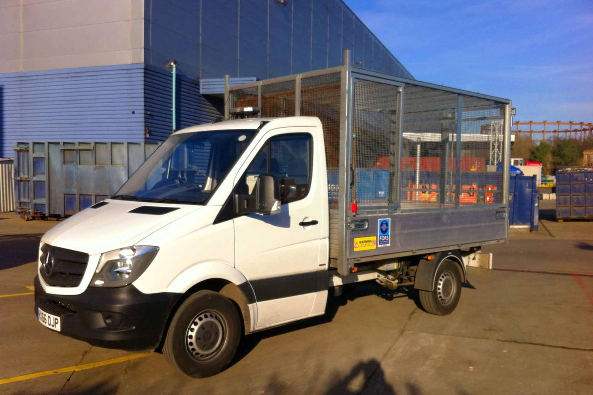 Nipping in and out of London's heavy traffic | MRW