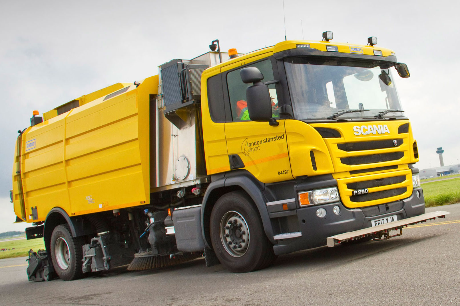 Sweeper/scrubber added to runway fleet | MRW