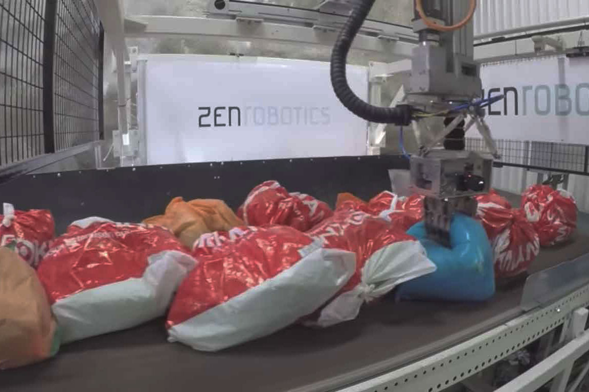 Robot picker selects bags by colour | MRW