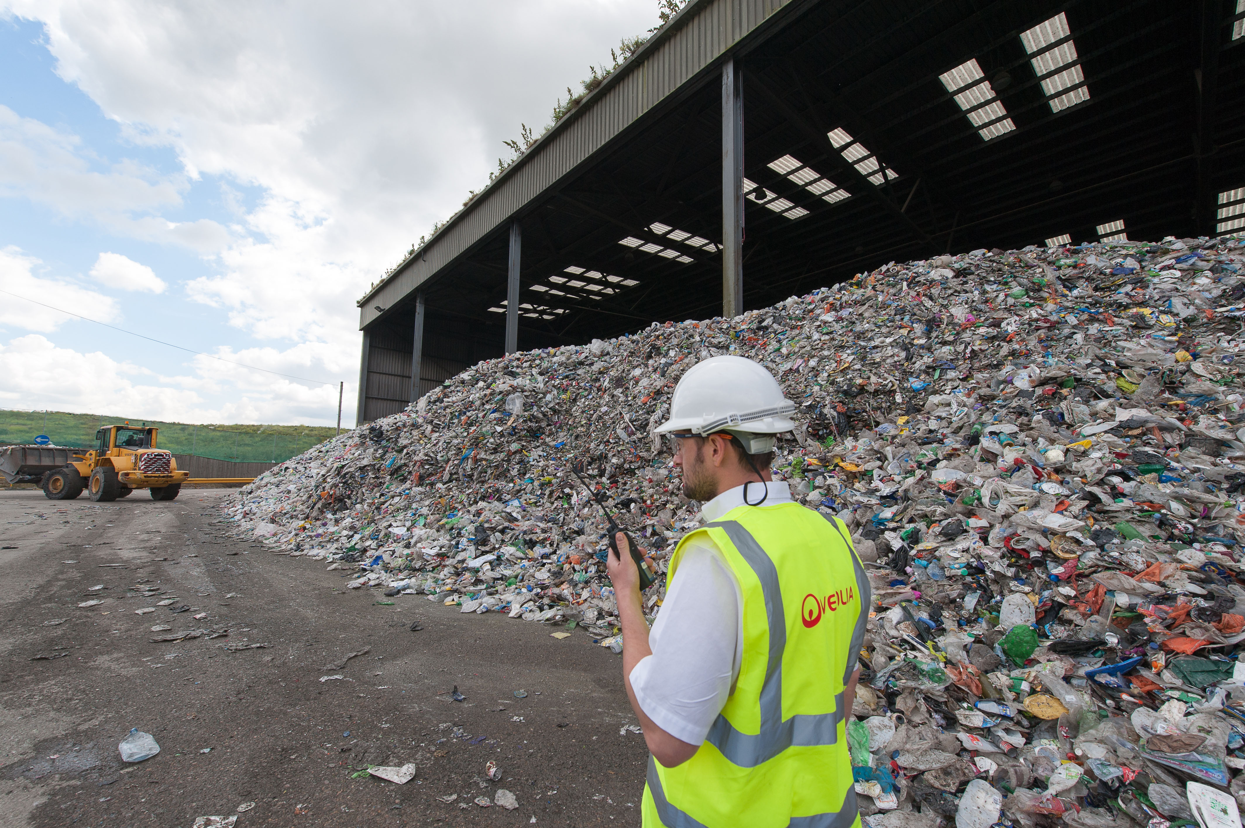 Billion dollar anti-plastic waste plan launched | MRW