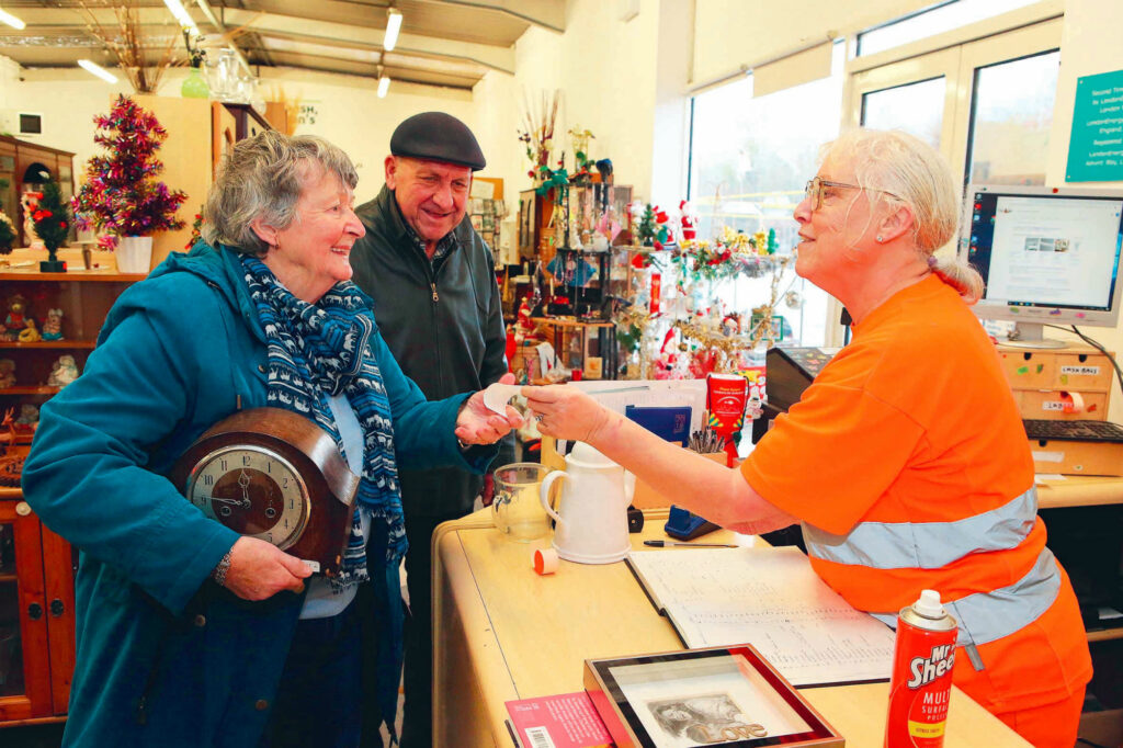 Suez urges cut in consumption through reuse and repair | MRW