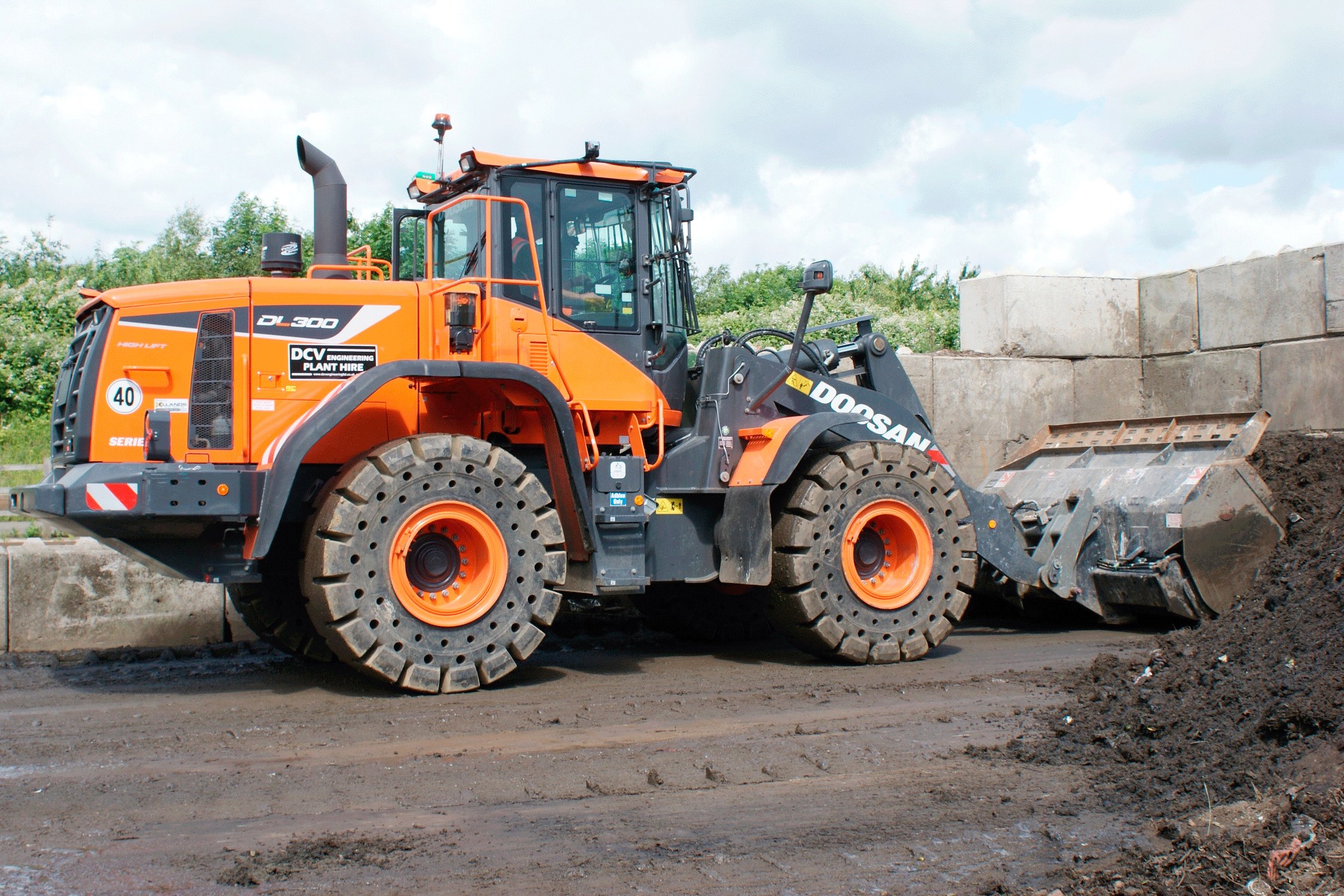 Wheeled loader bucket offers 3cu m | MRW