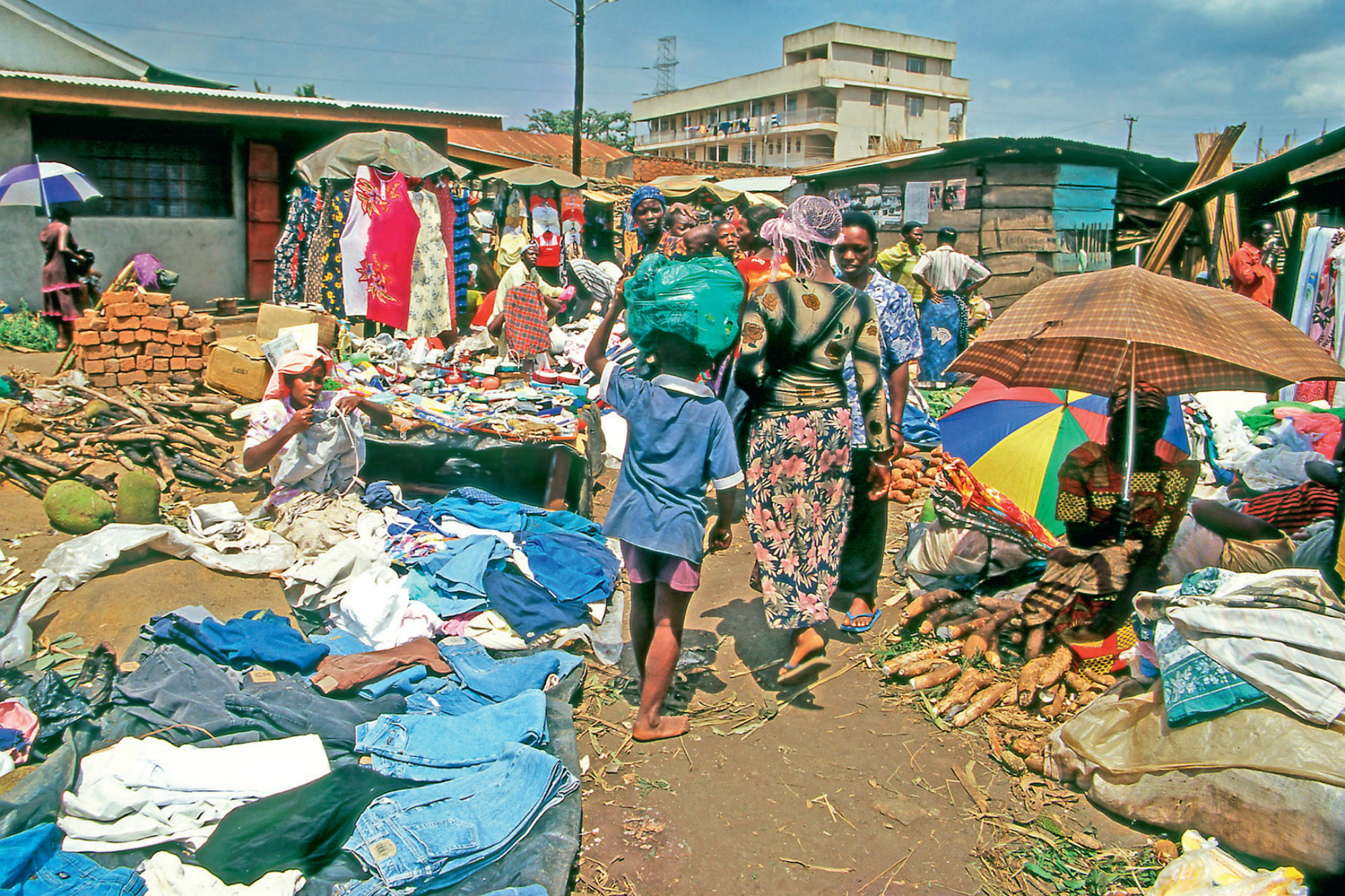 End ‘donation dumping’ of textiles, say Friends of the Earth Scotland | MRW