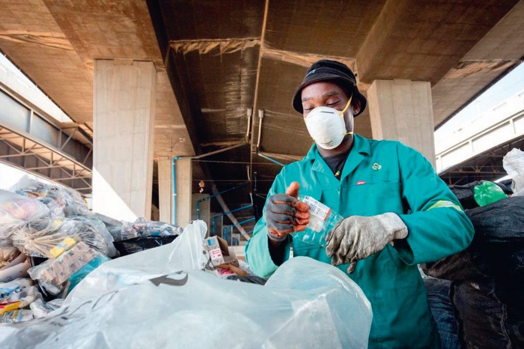 Global plastics framework promotes right of waste pickers | MRW
